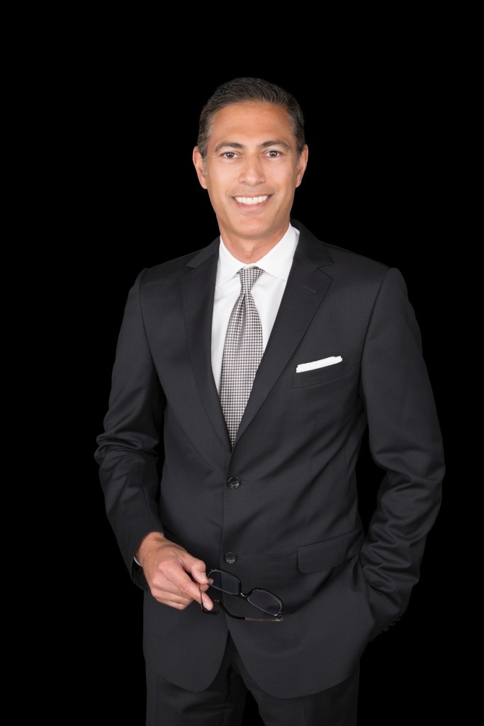 DR.-GROVER-PHOTO - Beauty Wire Magazine